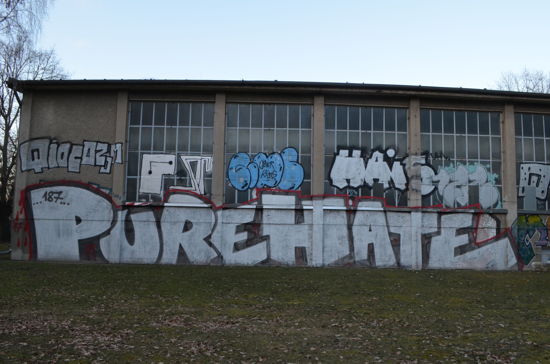 BERLIN GRAFFITI STREETPIECES #246 - Hustlehorst